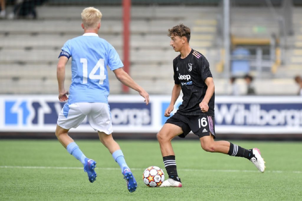 Rouhi festeggia il rinnovo con la Juve: «Il viaggio continua» - FOTO