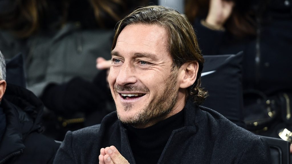 Totti rilancia la Roma: «Lo scudetto per il centenario»