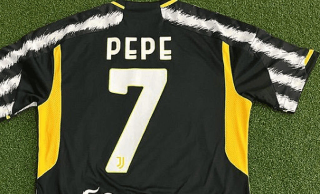 Pepe con la maglia Juve, i tifosi: «Per sempre uno di noi» - FOTO