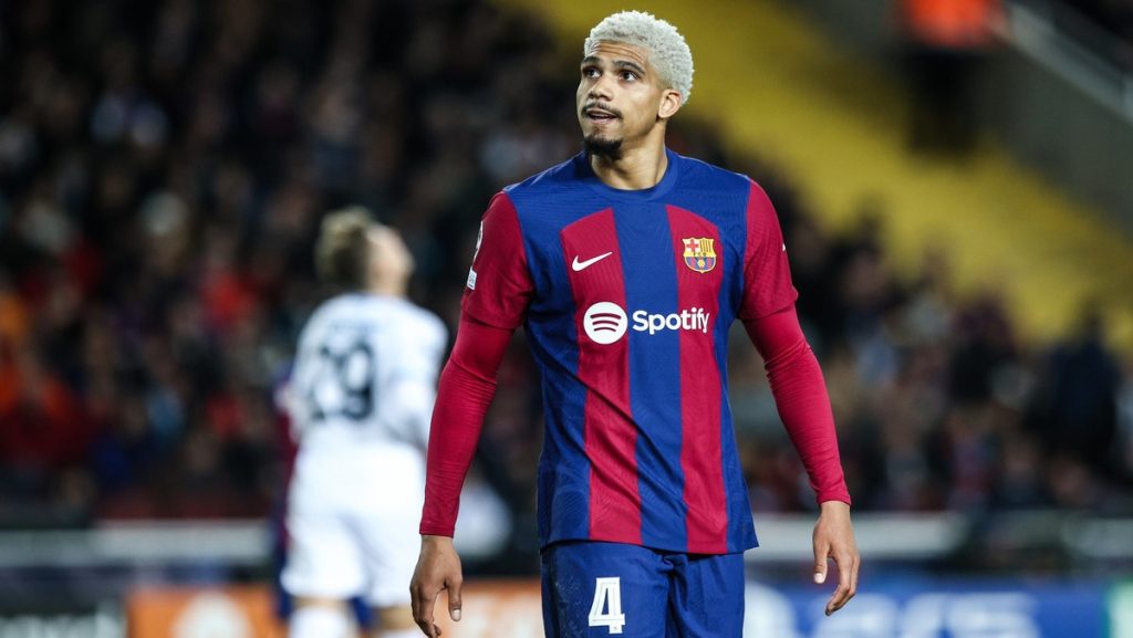 Araujo Juventus, l'uruguaiano ritorna in gruppo dopo lo stop