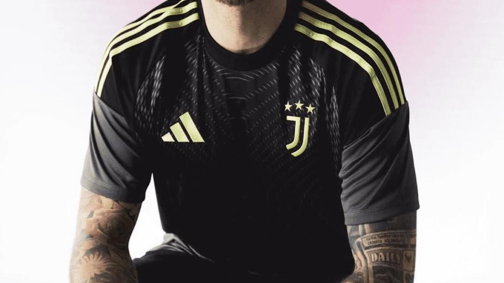 Maglia portiere Juve 2025/26, svelato anche il kit - FOTO