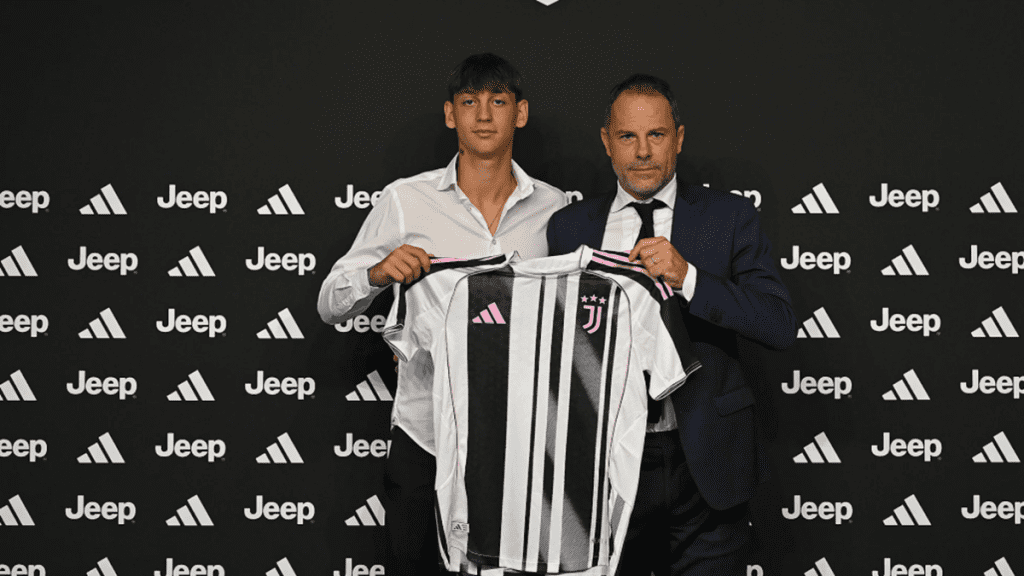 Juve Primavera, Badarau firma il contratto da professionista