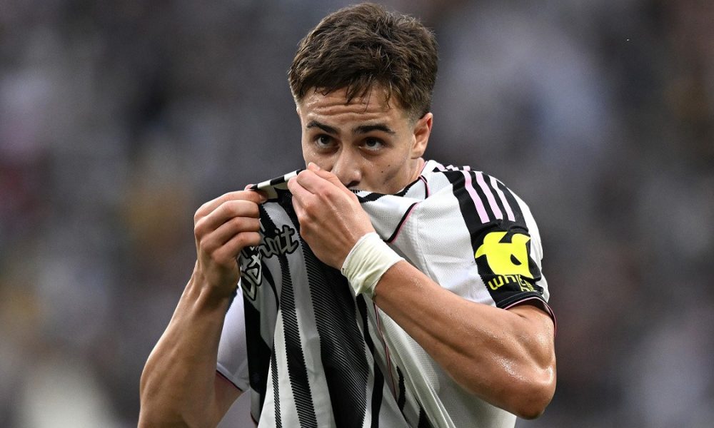 Esultanza Yildiz, il bacio allo stemma dopo Juve Inter VIDEO