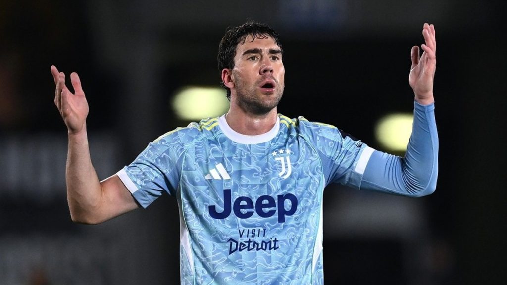 Vlahovic lascerà la Juventus? Cosa dicono i bookies